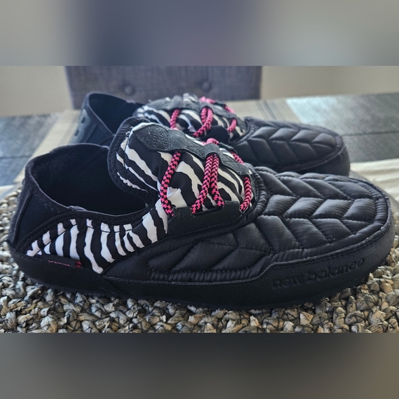 New Balance | Shoes | New Balance Unisex Adult Caravan Moc V2 Slippers ...